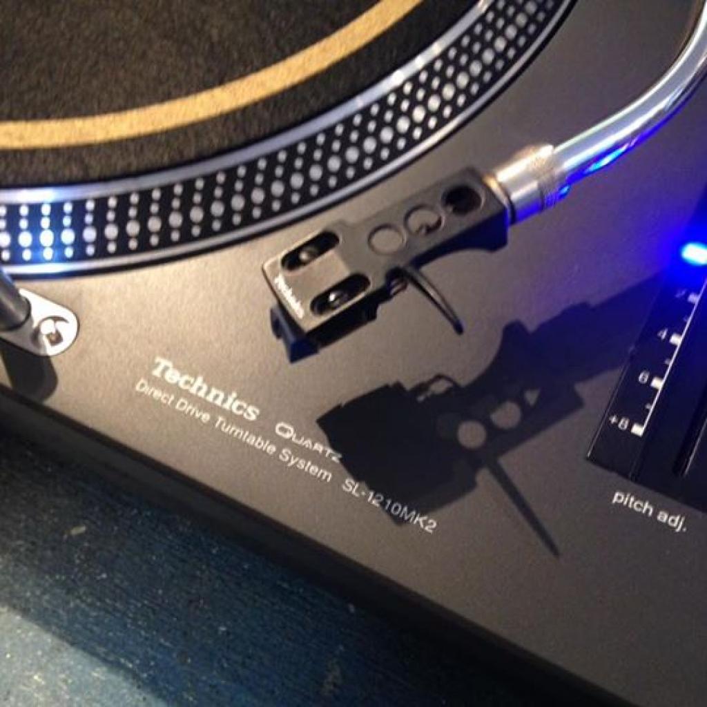 Technics 1210 mk2 blue conversion with one year warranty | Temple Of Bass
